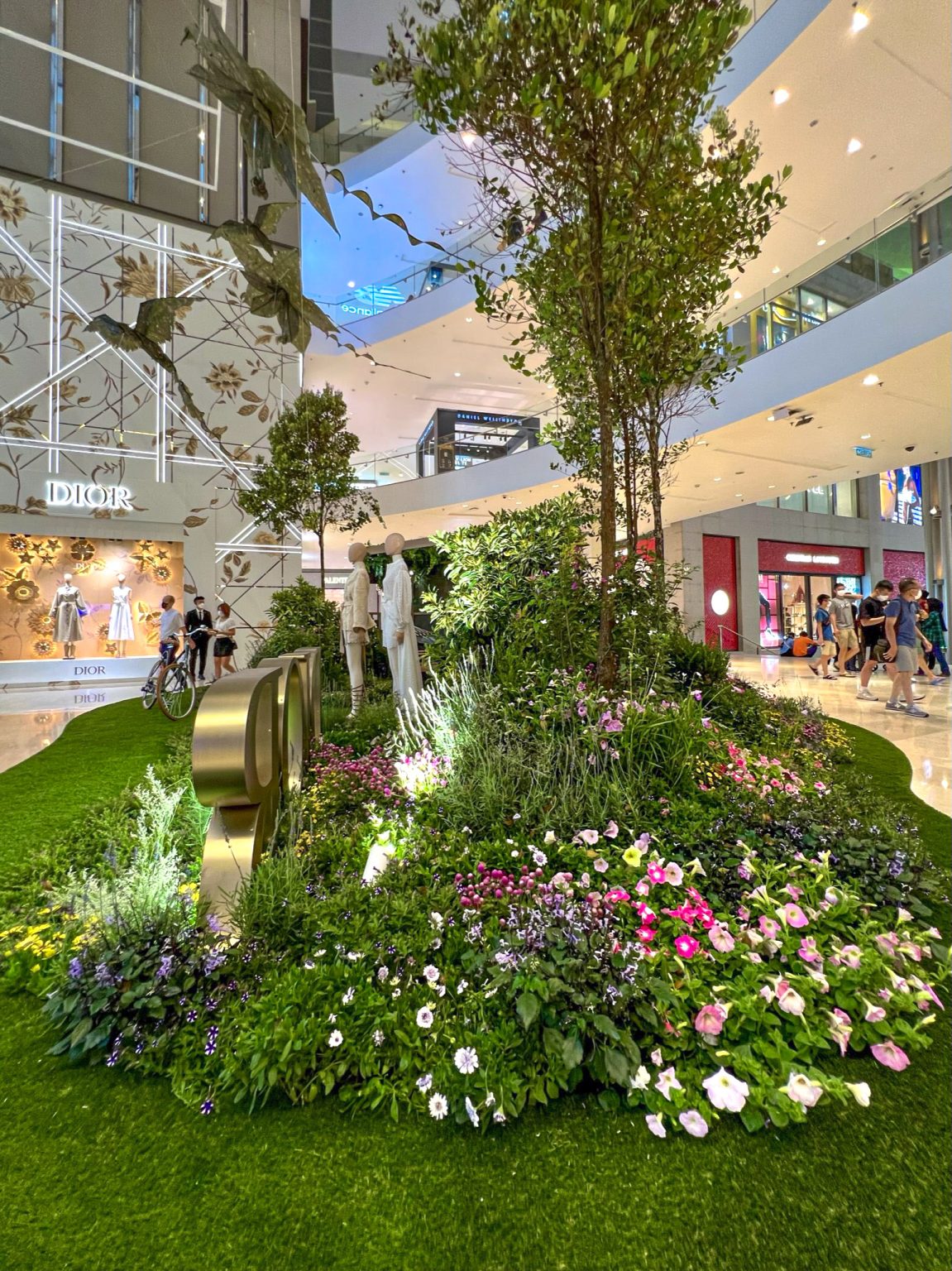 DIOR GARDEN – Landart