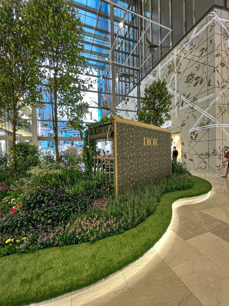 DIOR GARDEN – Landart